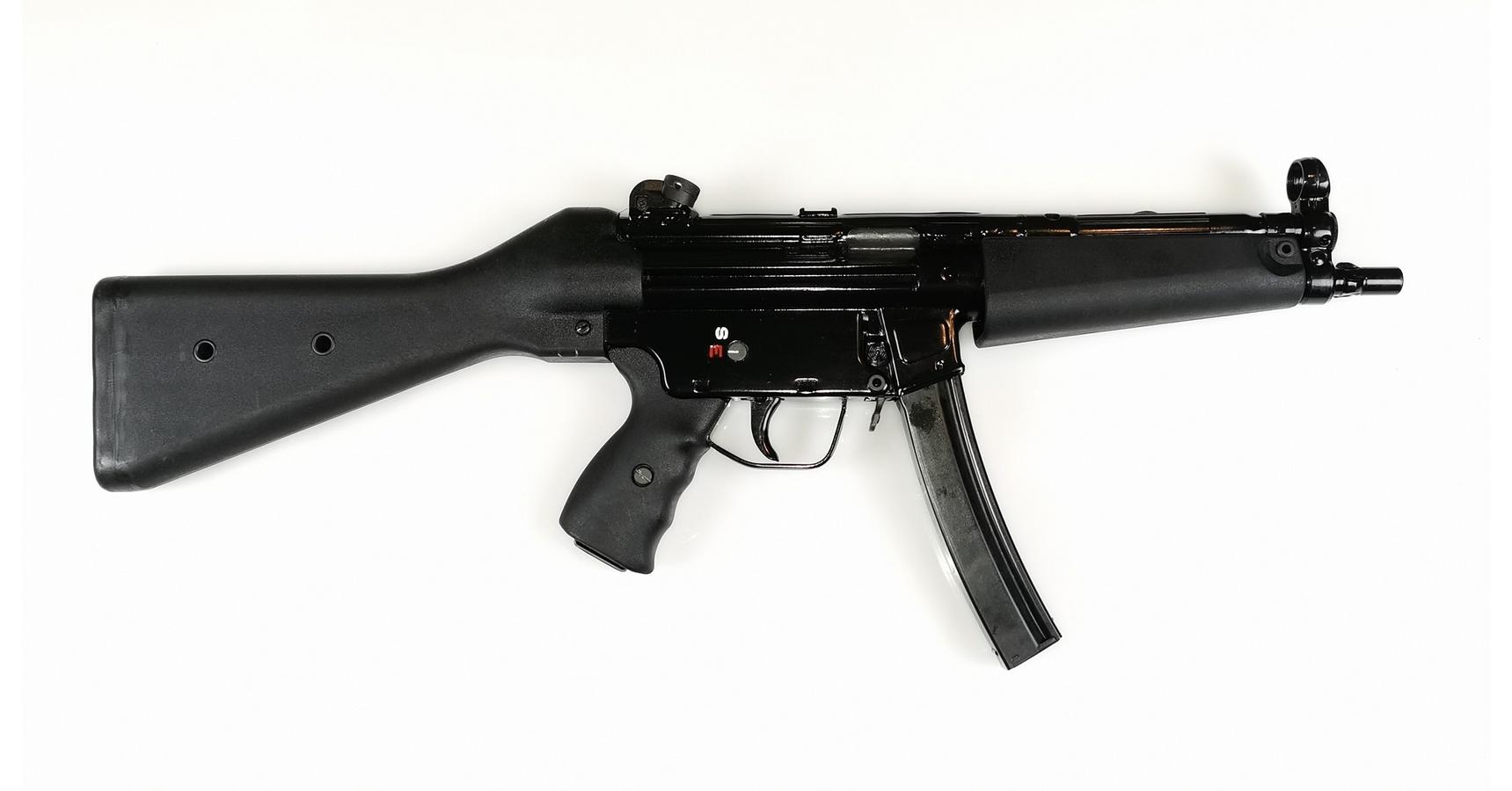 MP5 A2 9 mm Luger félautomata, Pakistan Ordnance Factories ...